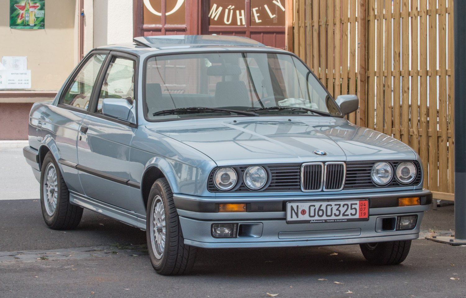 BMW 3 Series Sedan 2-door (E30, facelift 1987) 325i (170 Hp)